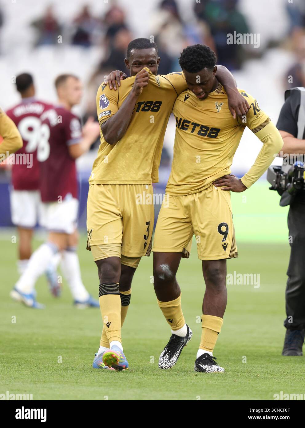 Paul mitchell west ham united hi-res stock photography and images - Alamy