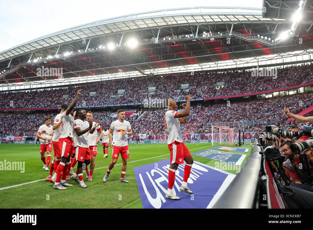 20 September 2025, Saxony, Leipzig: Soccer: Bundesliga, RB Leipzig - 1 ...