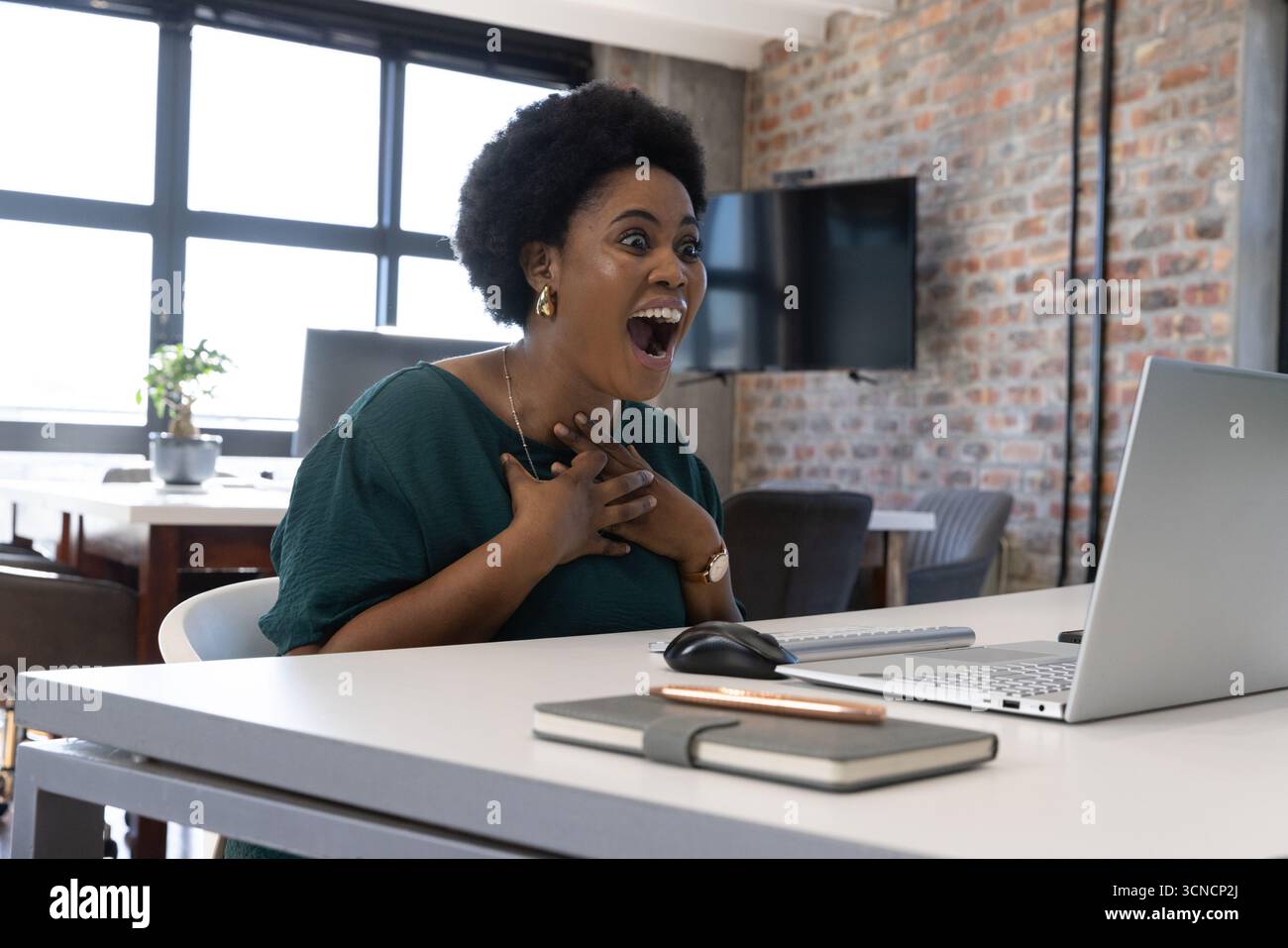 Excited woman reacting surprise hi-res stock photography and images - Alamy