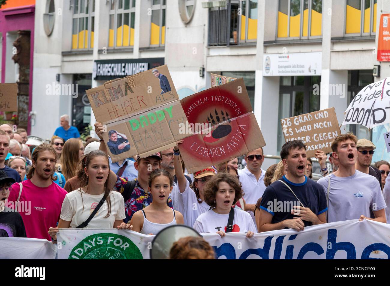 Bundesweiter Klimastreik von Fridays for Future unter dem Motto Exit ...