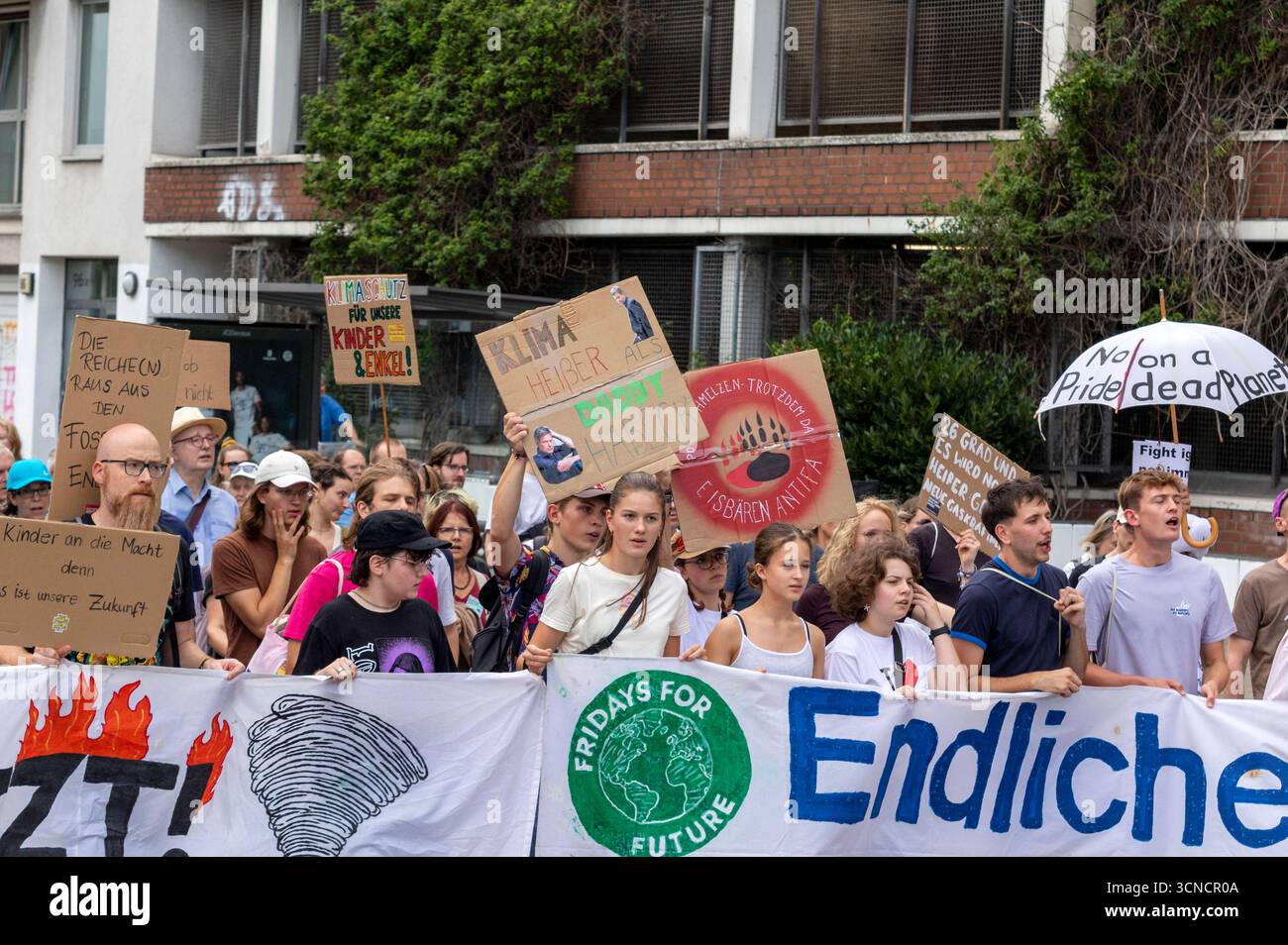Bundesweiter Klimastreik von Fridays for Future unter dem Motto Exit ...