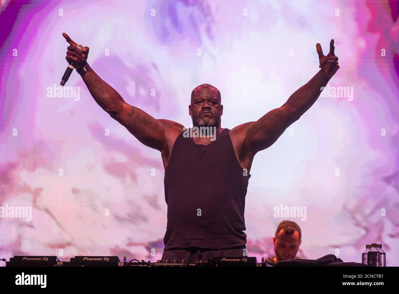 DJ Diesel (Shaquille O'Neal) during Shaq's Bass All Stars Tour at The ...