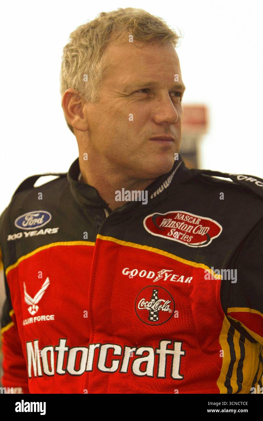 Ricky Rudd takes a moment to smile for the cameras before the start of ...