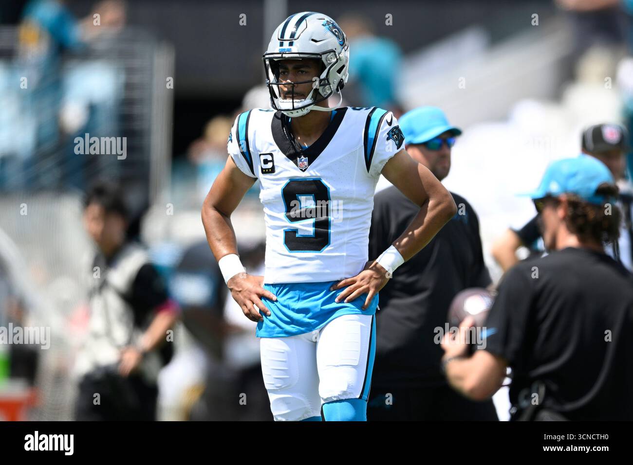 Carolina Panthers quarterback Bryce Young (9) warms up before an NFL ...