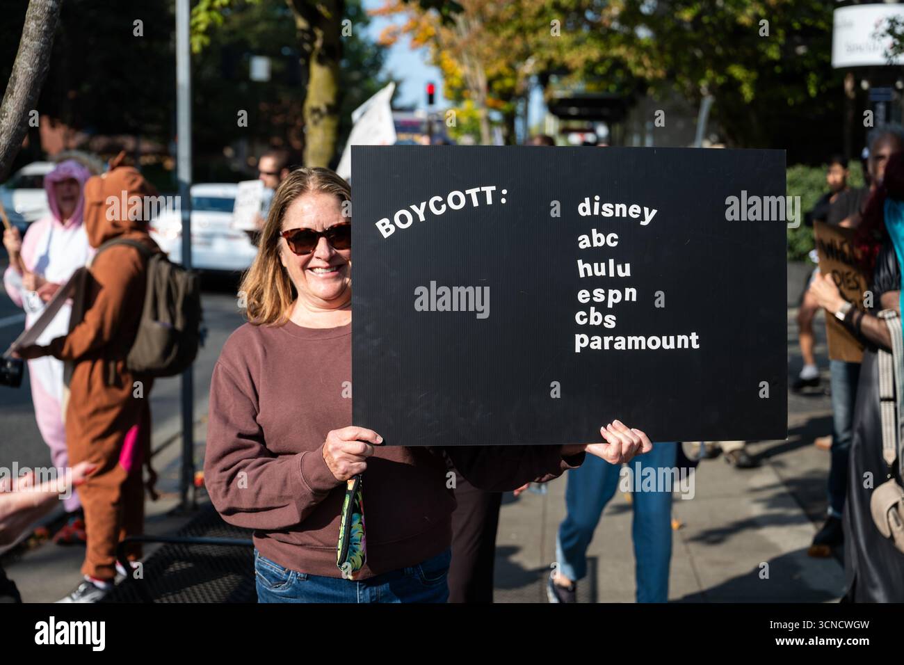Seattle, USA. 20th Sep, 2025. At 10:00am protestors outside the ...