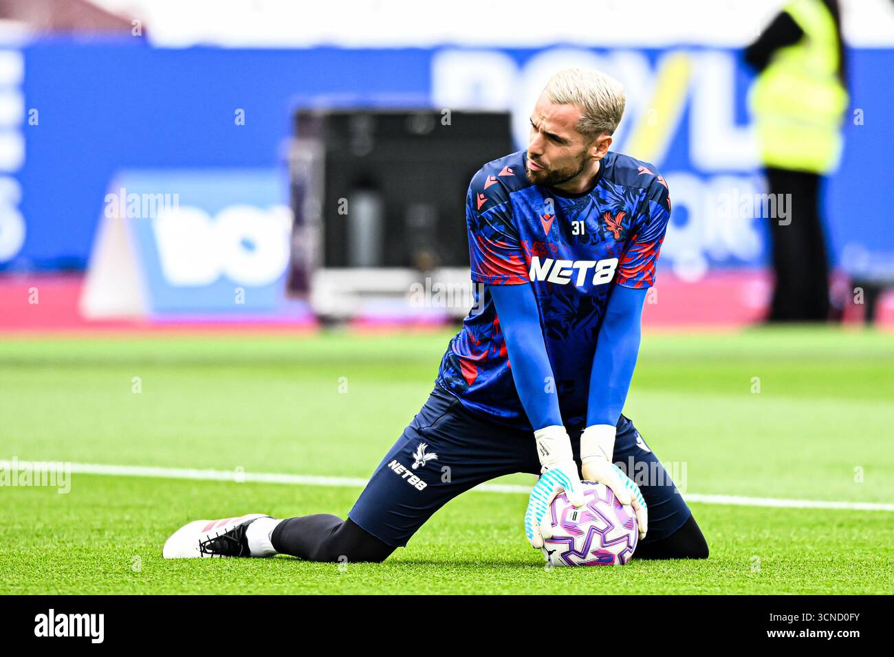 Goalkeeper Remi Matthews (31 Crystal Palace) during warm up during the ...