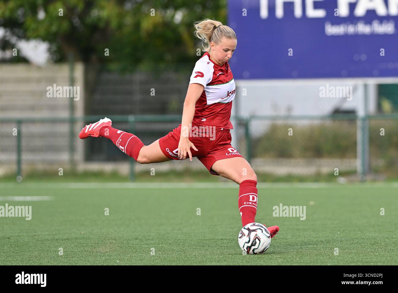 Amber Bert (10) of Zulte-Waregem pictured during a female soccer game ...