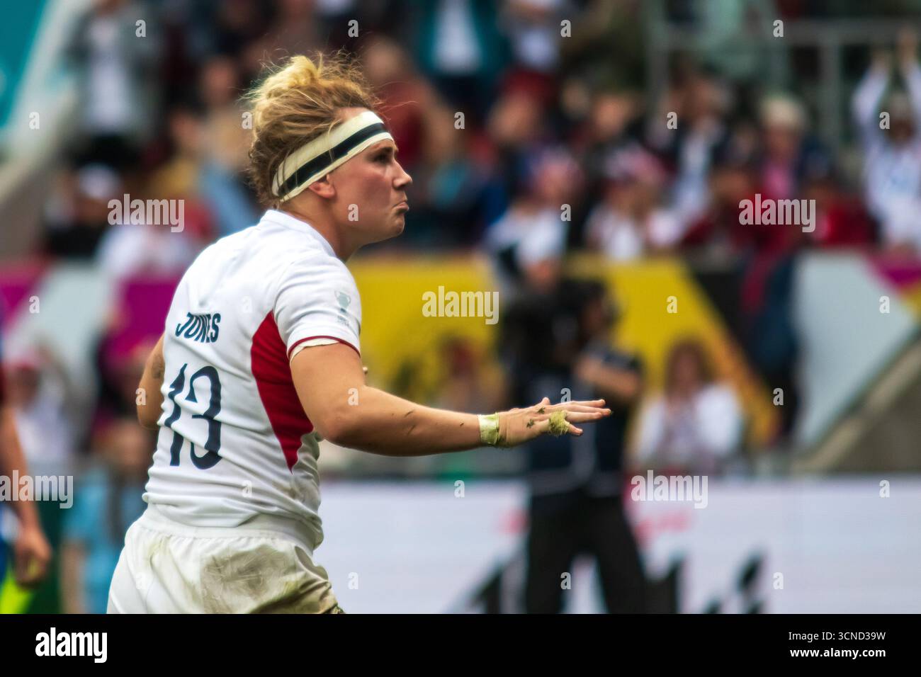 Bristol, UK, 20th September 2025 England centre Meg Jones celebrates ...