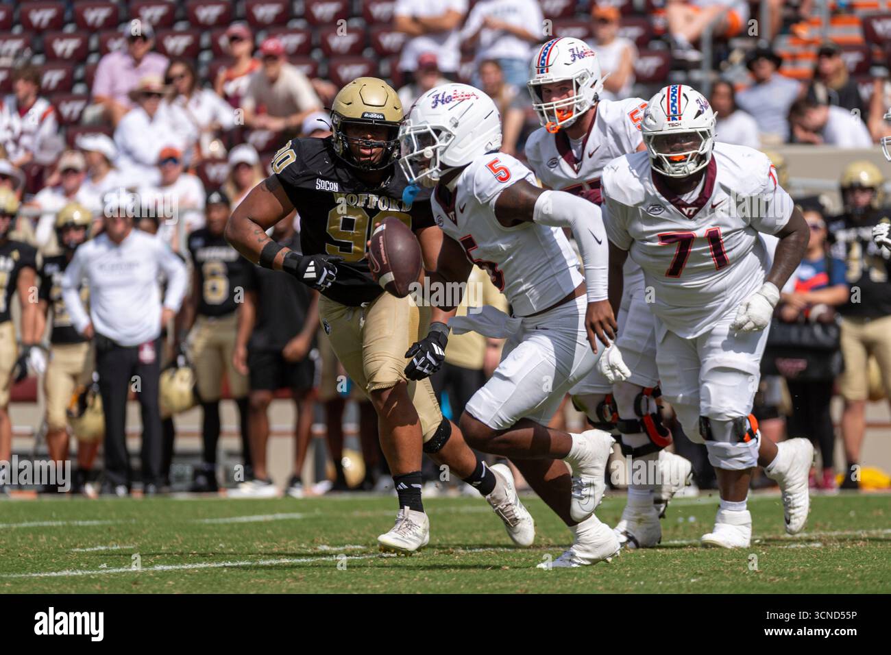 Virginia Tech quarterback William Watson III (5) runs the ball against ...