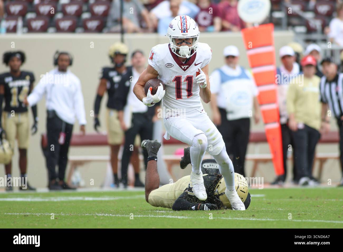 September 20, 2025: Virginia Tech Hokies wide receiver Tucker Holloway ...