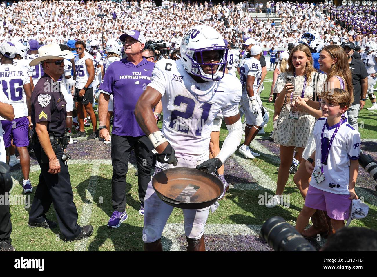 September 20, 2025: TCU Horned Frogs safety Bud Clark (21) stirs the ...