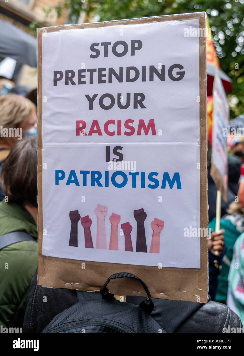 Glasgow, Scotland, 20th September 2025. Right wing demonstrators ...