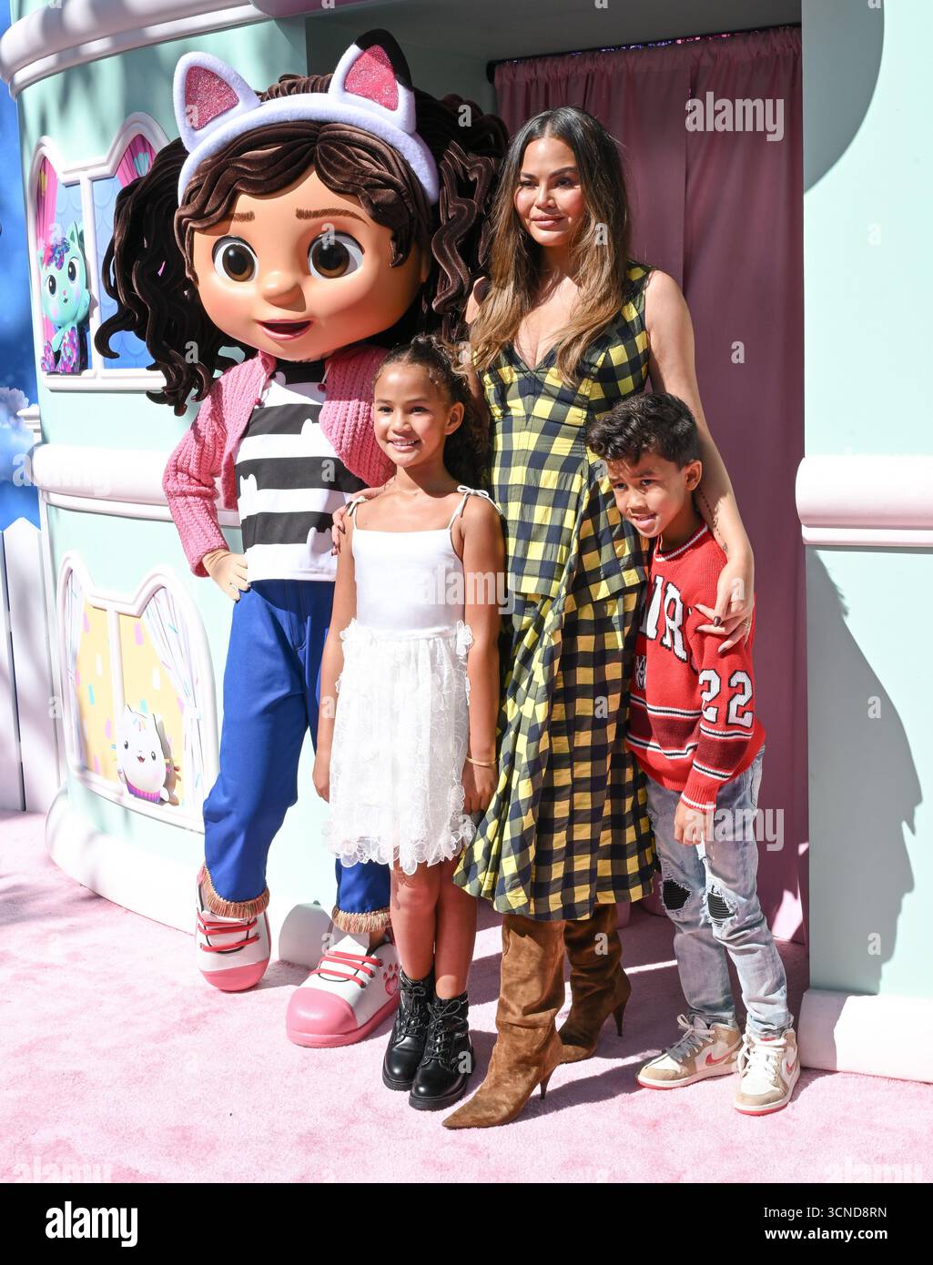 Los Angeles, USA. 20th Sep, 2025. Luna Simone Stephens, Chrissy Teigen ...