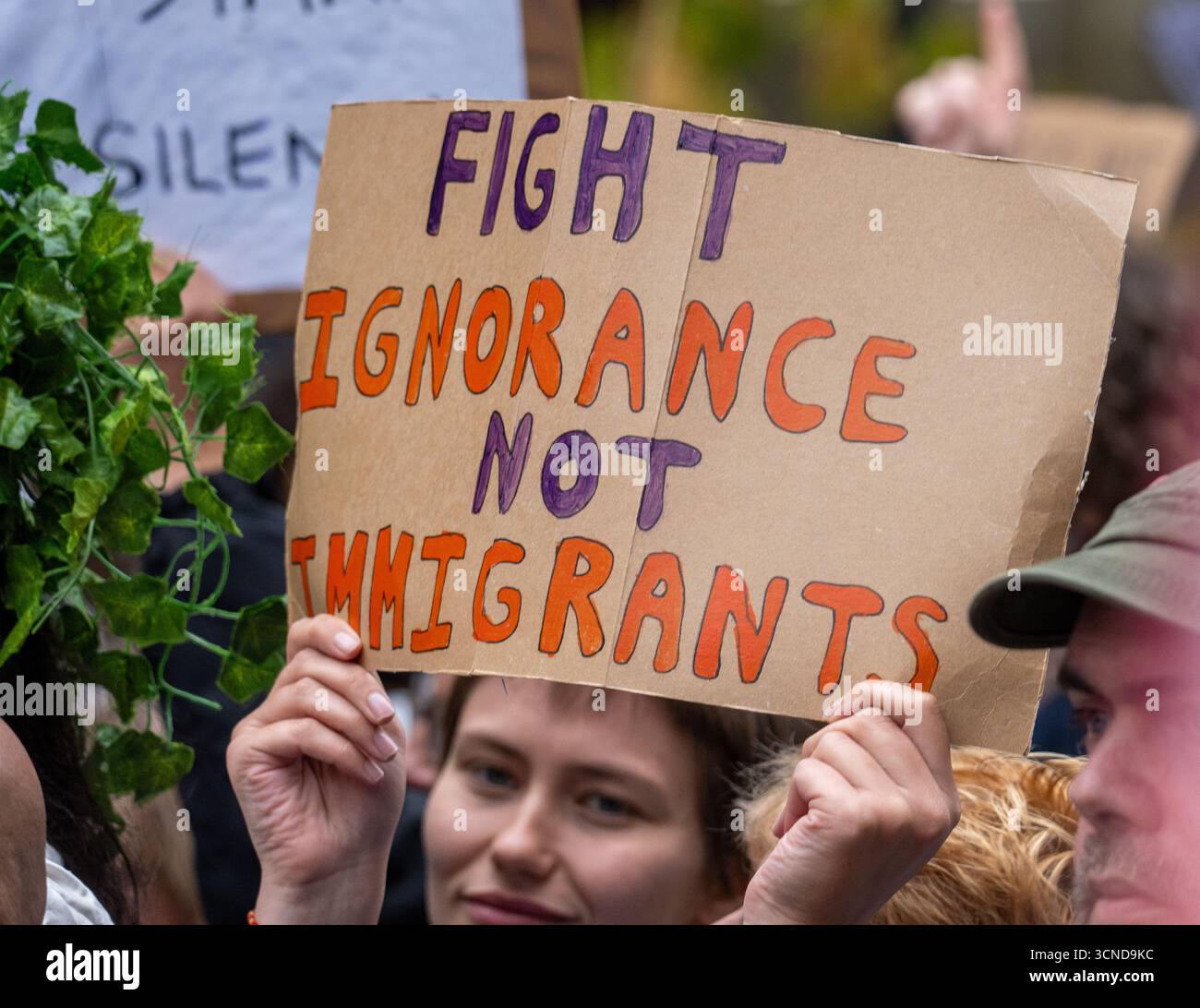Glasgow, Scotland, 20th September 2025. Right wing demonstrators ...