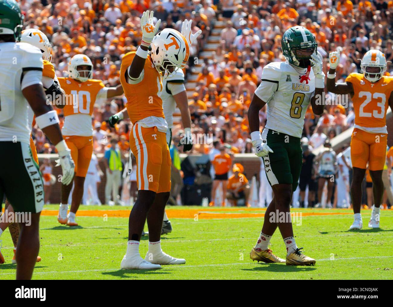 September 20, 2025: Ty Redmond #4 of the Tennessee Volunteers ...