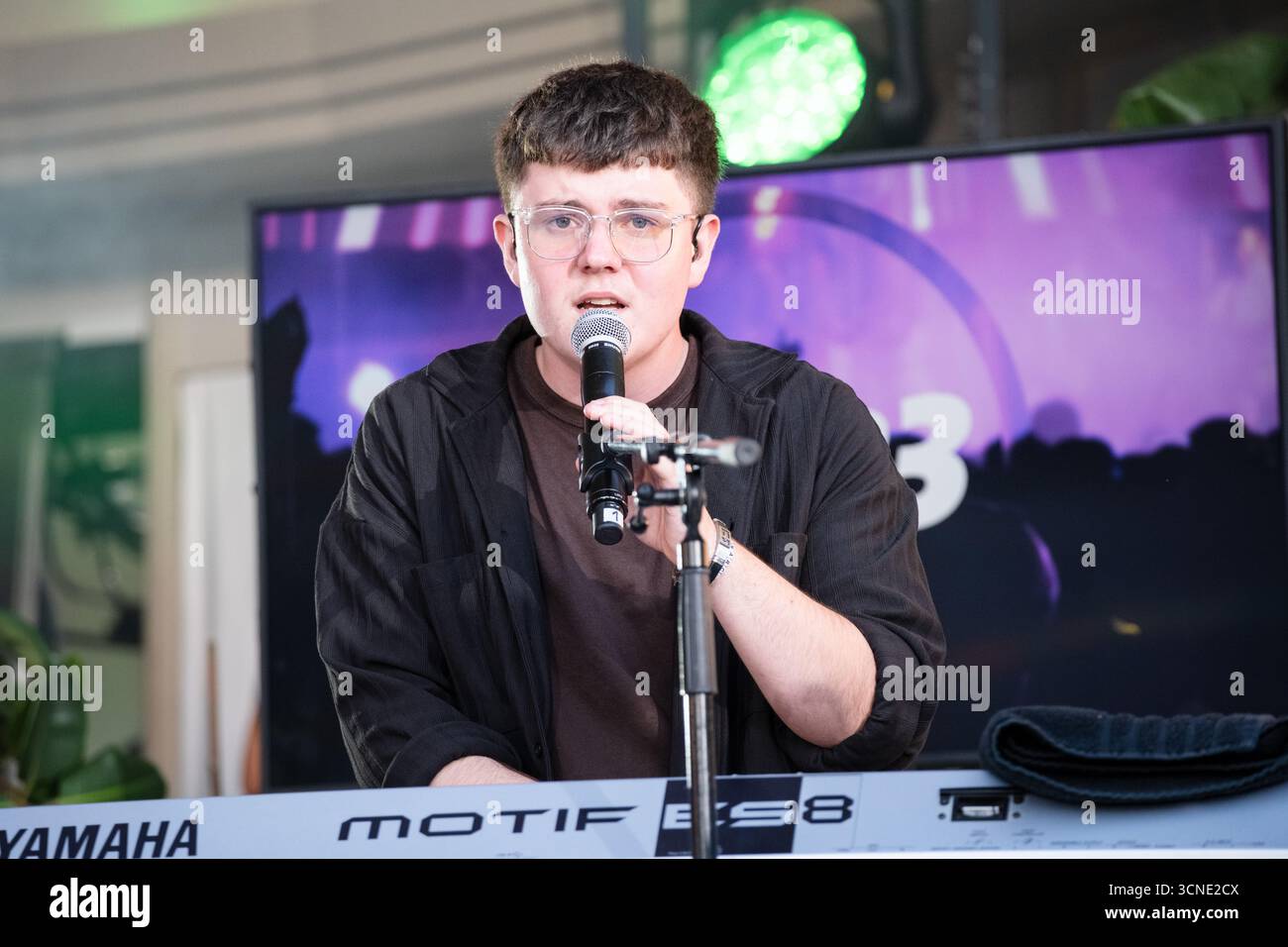 Baden-Baden, Germany, 20th September 2025 Teenage singer songwriter ...