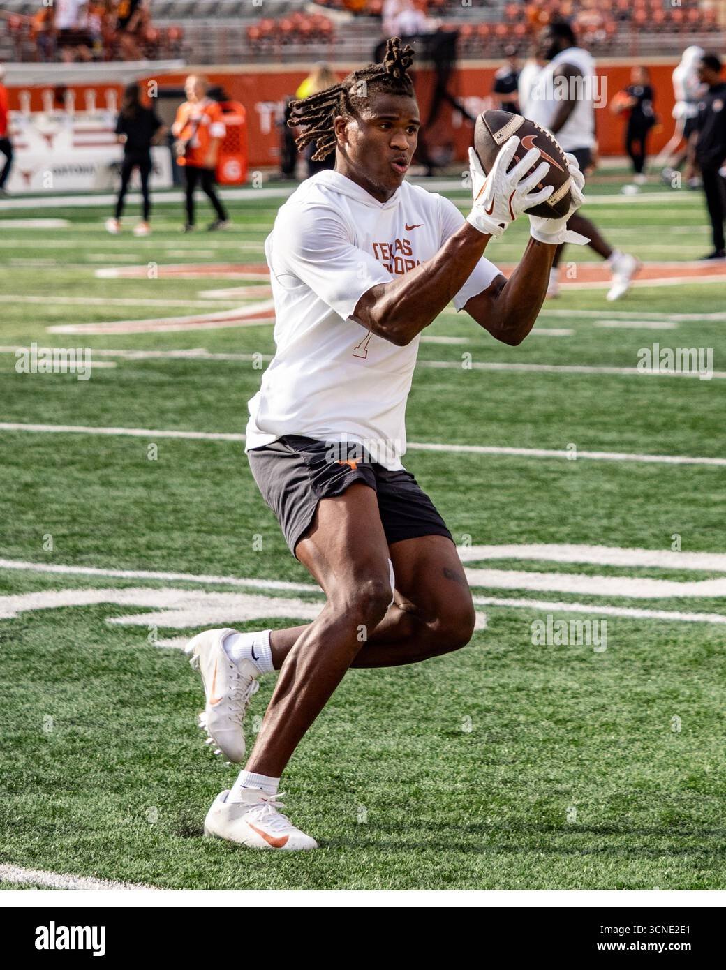 Sept 13, 2025. Ryan Wingo (1) of the Texas Longhorns warms up before ...