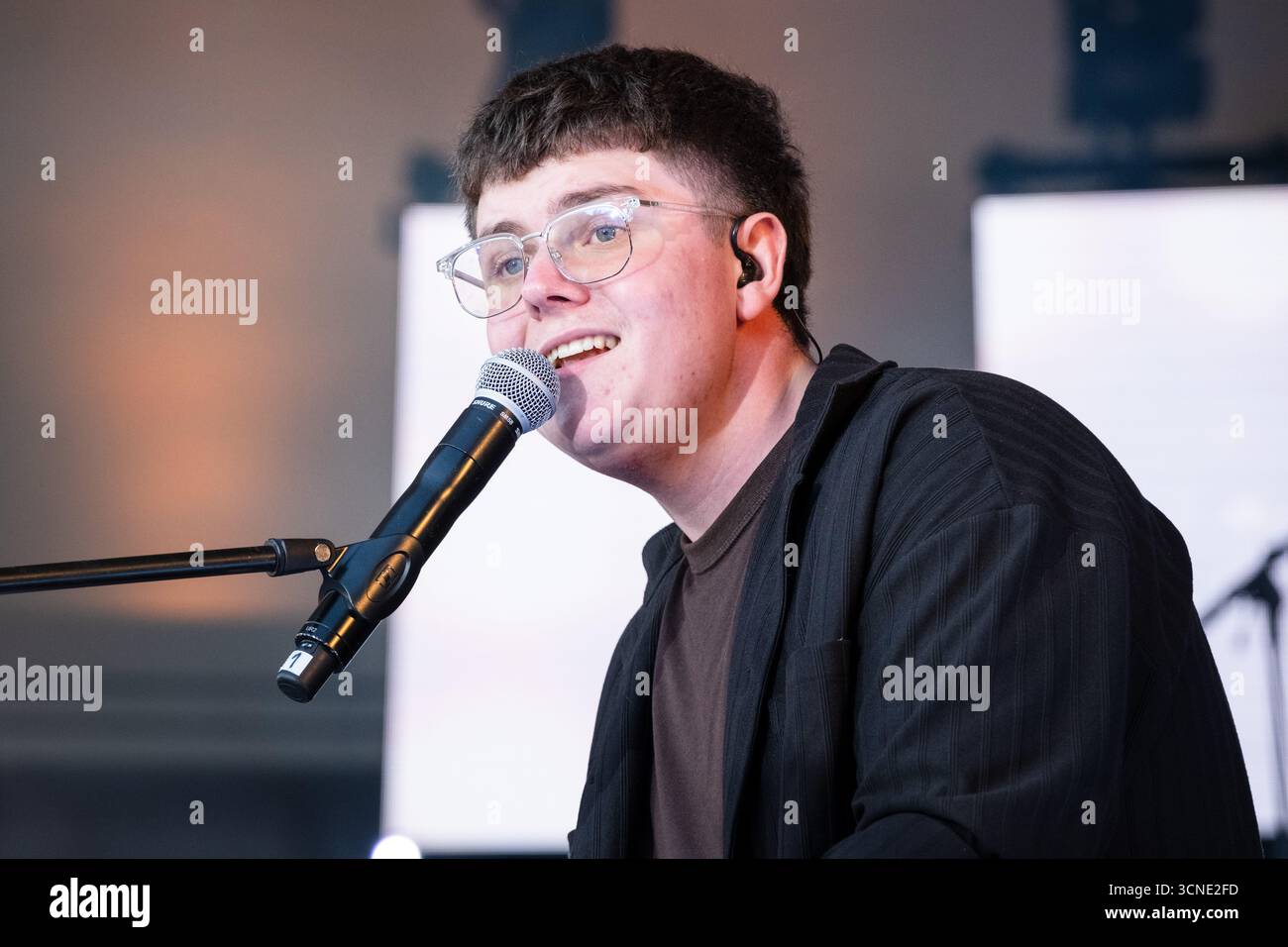 Baden-Baden, Germany, 20th September 2025 Teenage singer songwriter ...