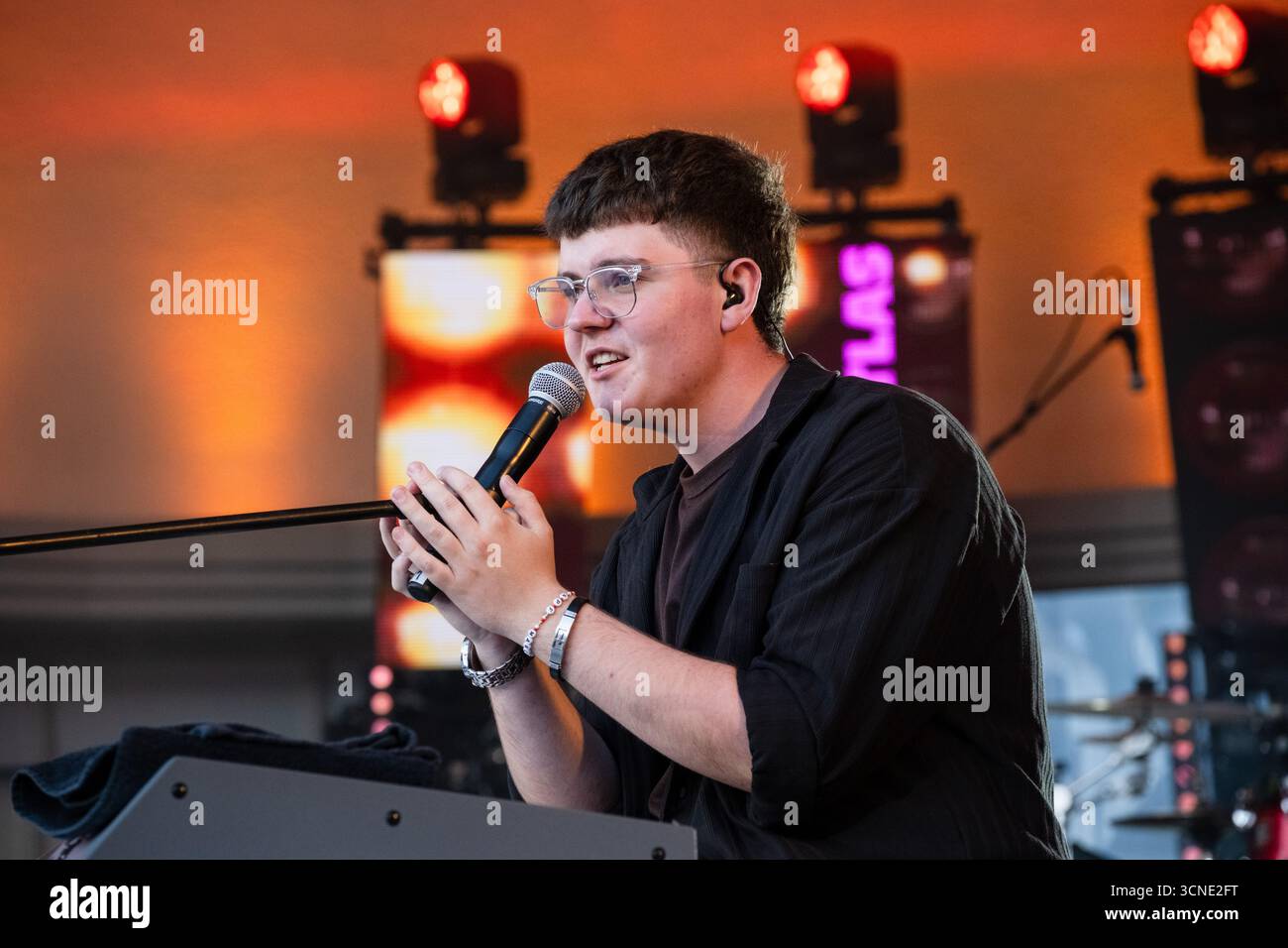 Baden-Baden, Germany, 20th September 2025 Teenage singer songwriter ...