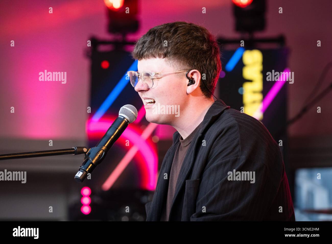 Baden-Baden, Germany, 20th September 2025 Teenage singer songwriter ...