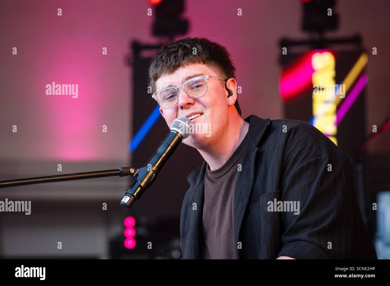 Baden-Baden, Germany, 20th September 2025 Teenage singer songwriter ...