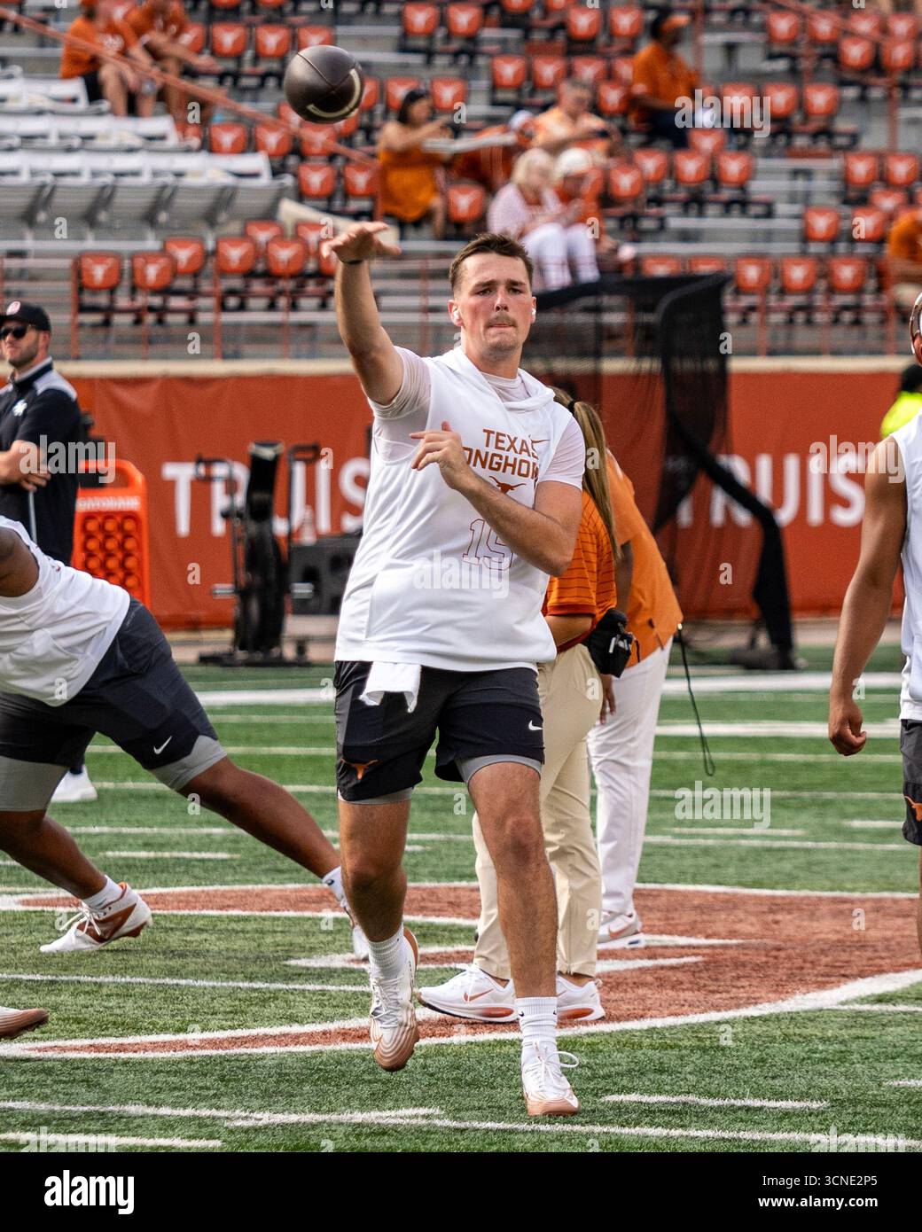 Sept 20, 2025. Trey Owens (15) of the Texas Longhorns warms up before ...