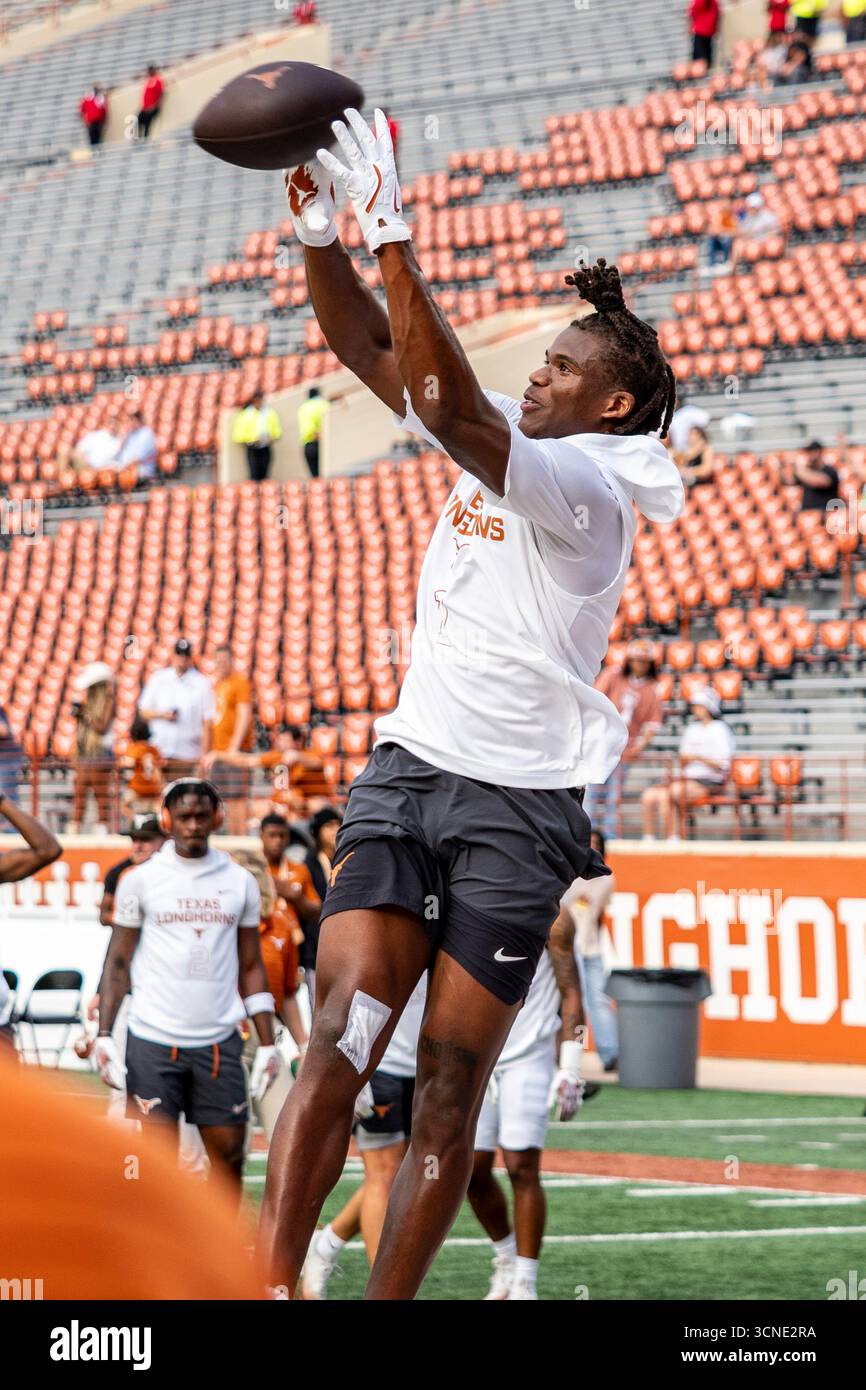 Sept 13, 2025. Ryan Wingo (1) of the Texas Longhorns warms up before ...