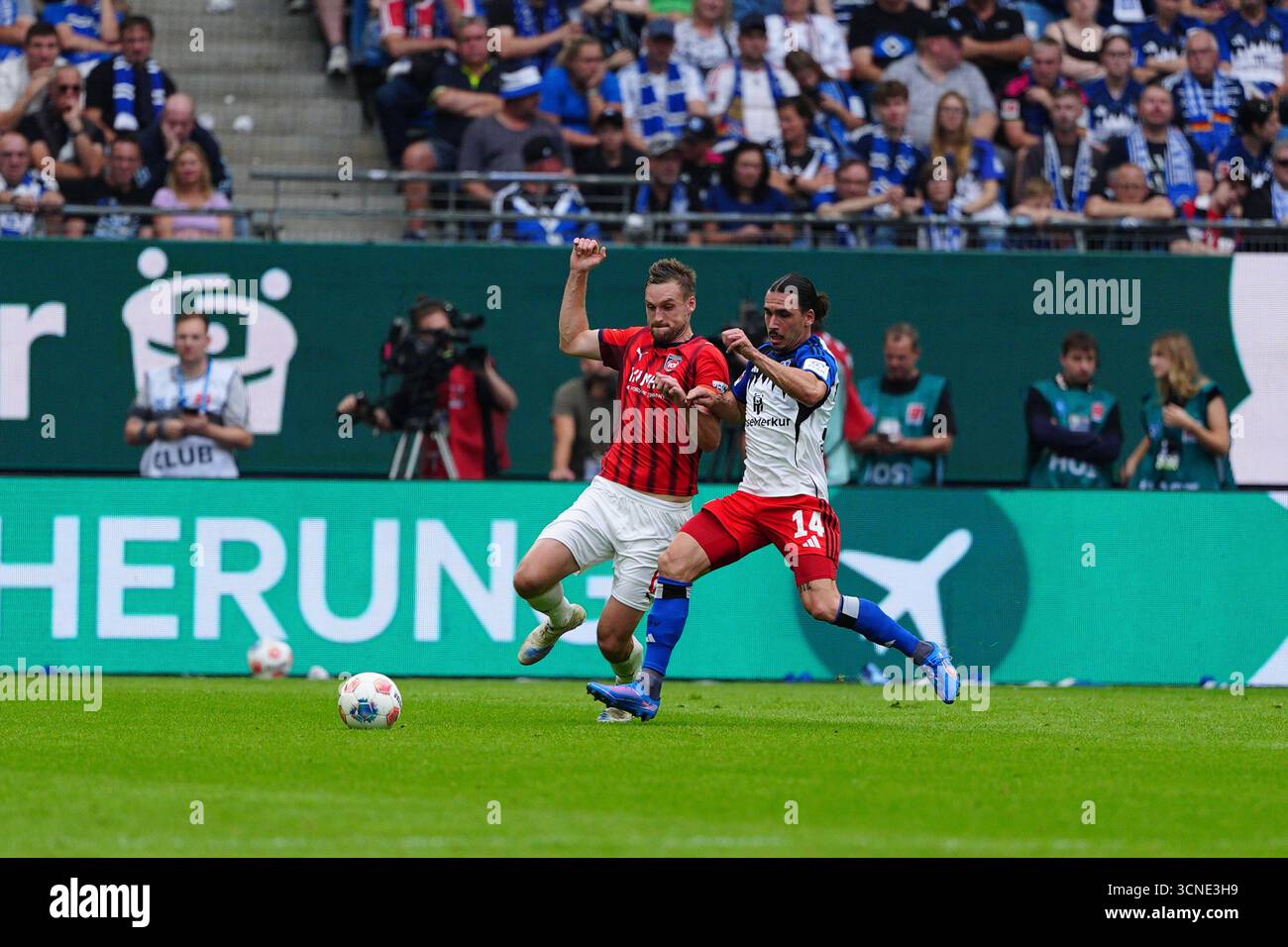 Patrick Mainka (1. FC Heidenheim, #06), Rayan Philippe (Hamburger SV ...