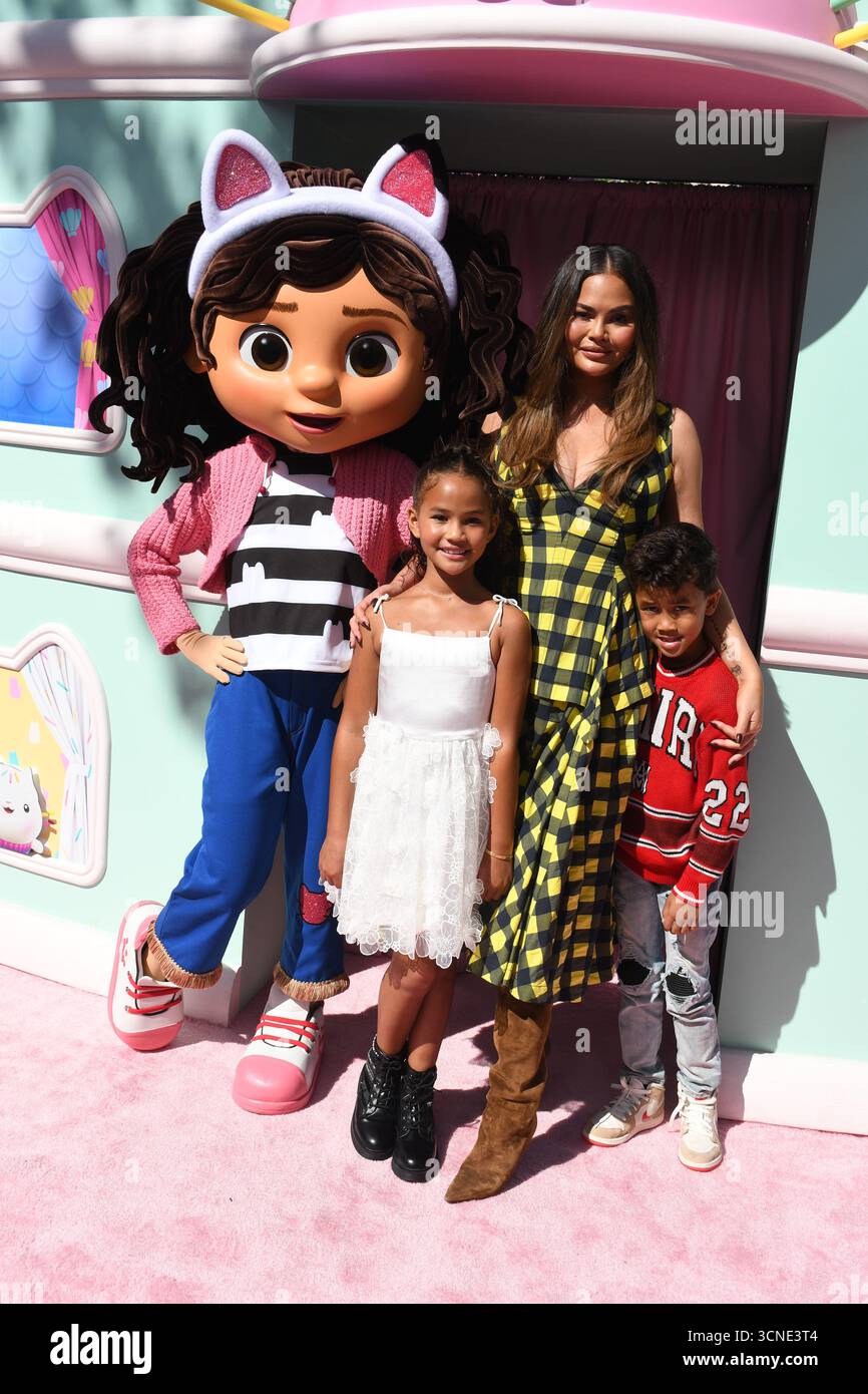 Los Angeles, California, USA 20th September 2025 (L-R) Gabby, Luna ...