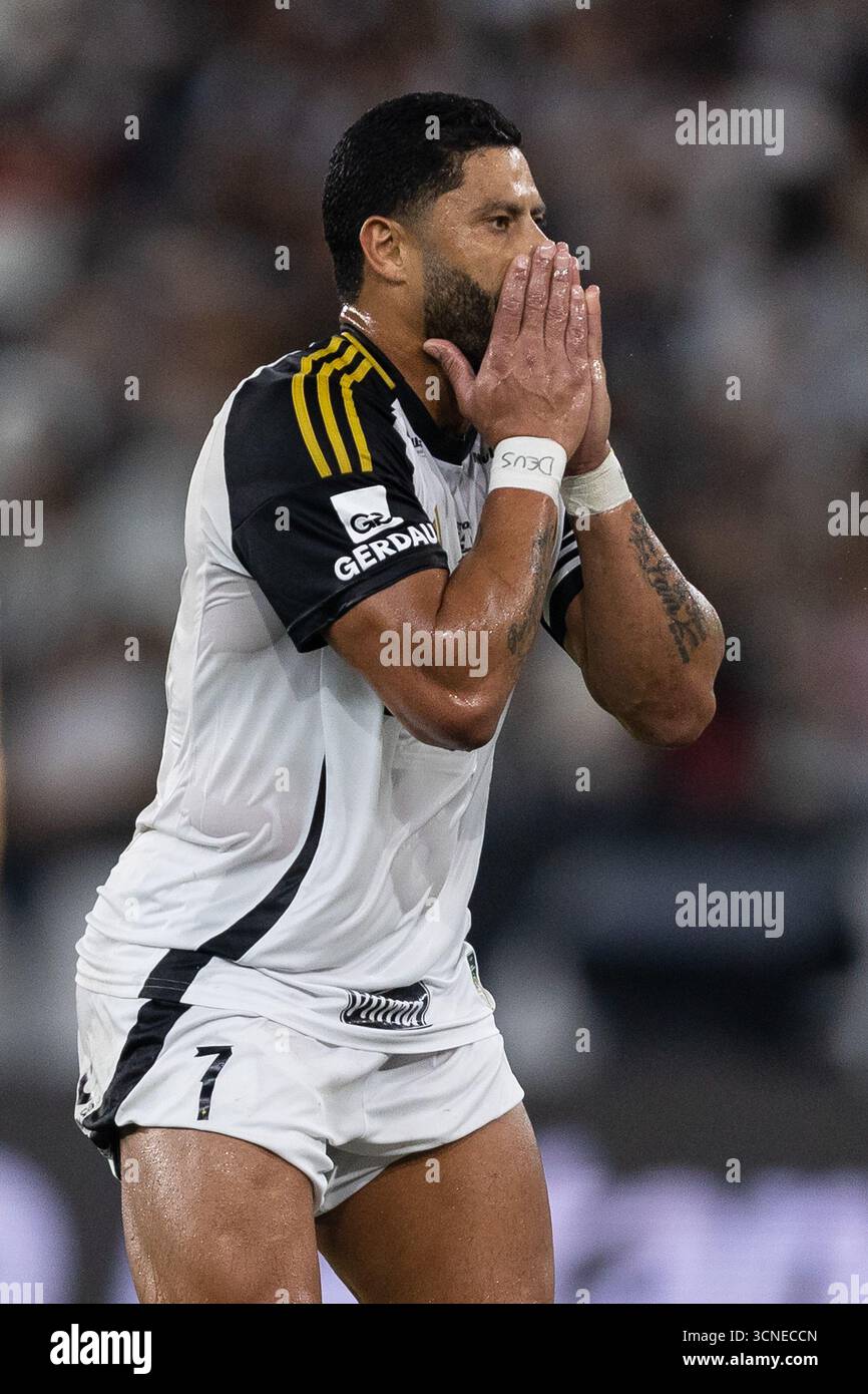 RIO DE JANEIRO, BRAZIL - SEPTEMBER 20: HULK of Atletico Mineiro reacts ...