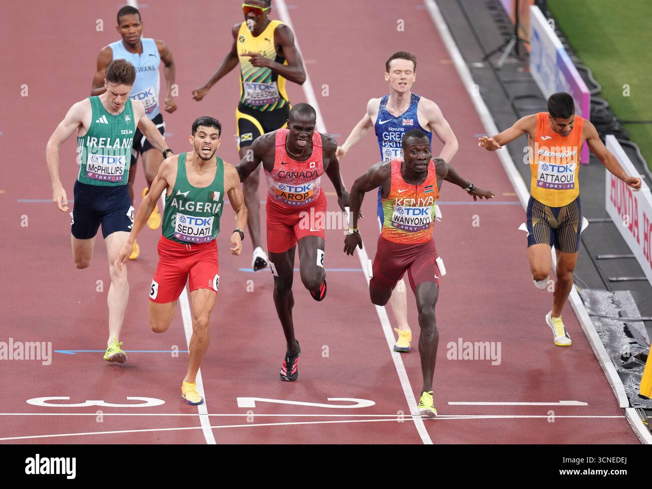 Tokyo, Japan. 20th Sep, 2025. Emmanuel Wanyonyi (front 1st R) of Kenya ...