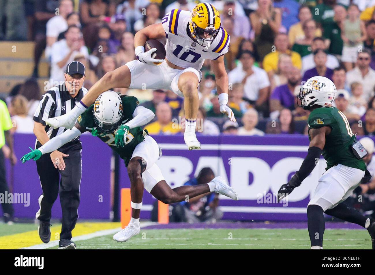 LSU tight end Bauer Sharp (10) tries to hurdle over Southeastern ...