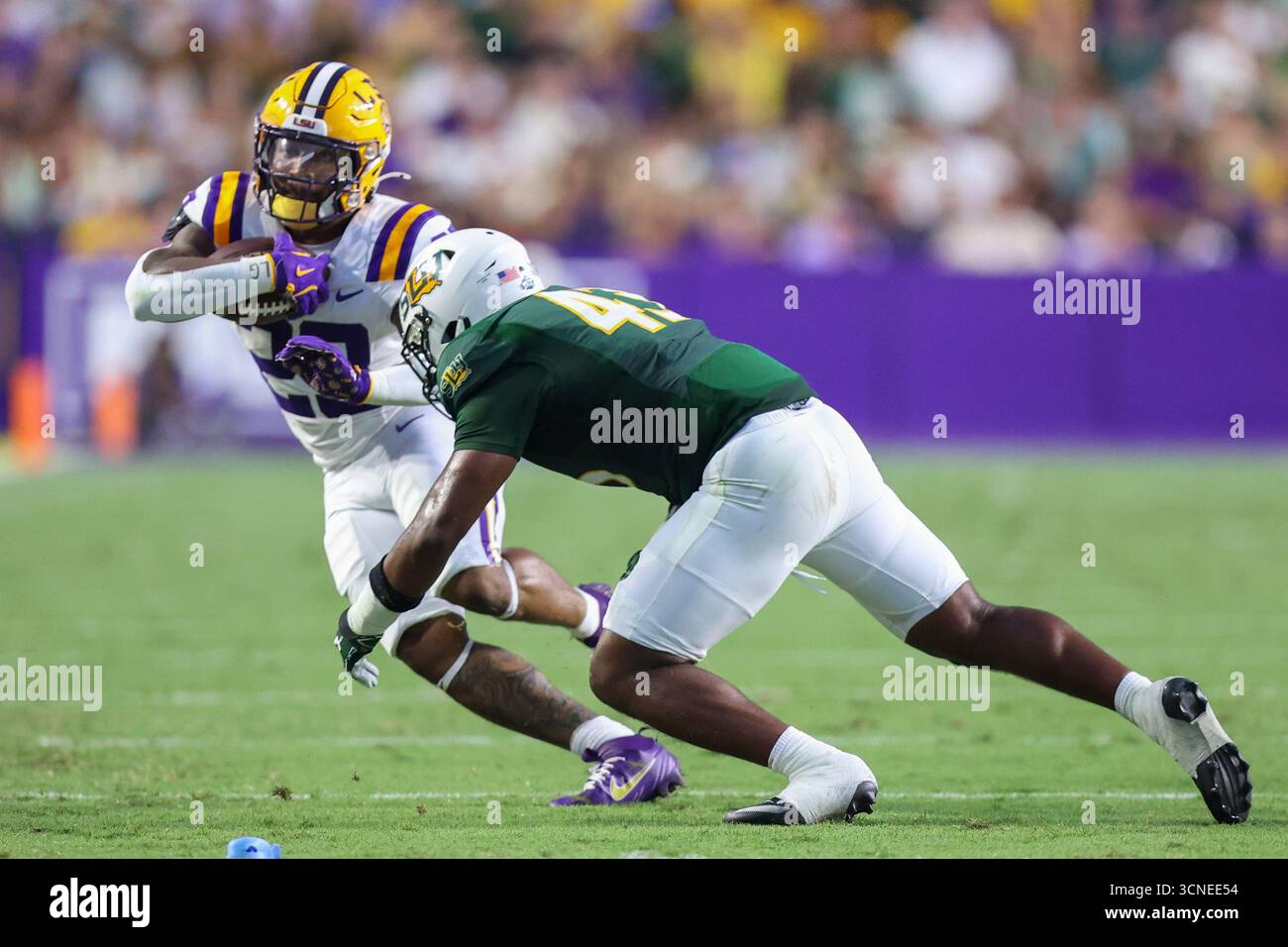Southeastern Louisiana linebacker Jirrea Johnson Jr. (43) tries to ...