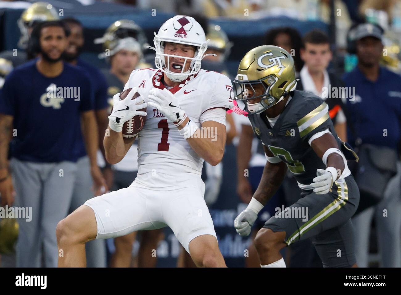 Temple wide receiver Colin Chase (1) catches a pass as Georgia Tech ...
