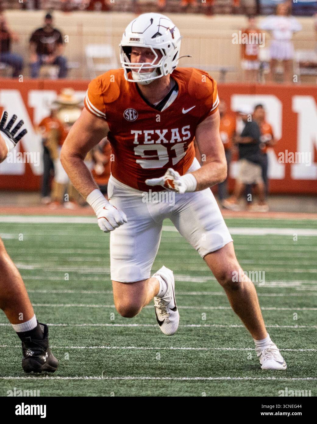 Sept 20, 2025. Ethan Burke (91) of the Texas Longhorns in action vs the ...