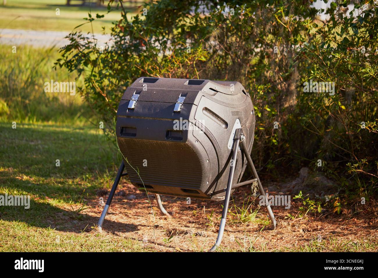 Black compost tumbler hi-res stock photography and images - Alamy