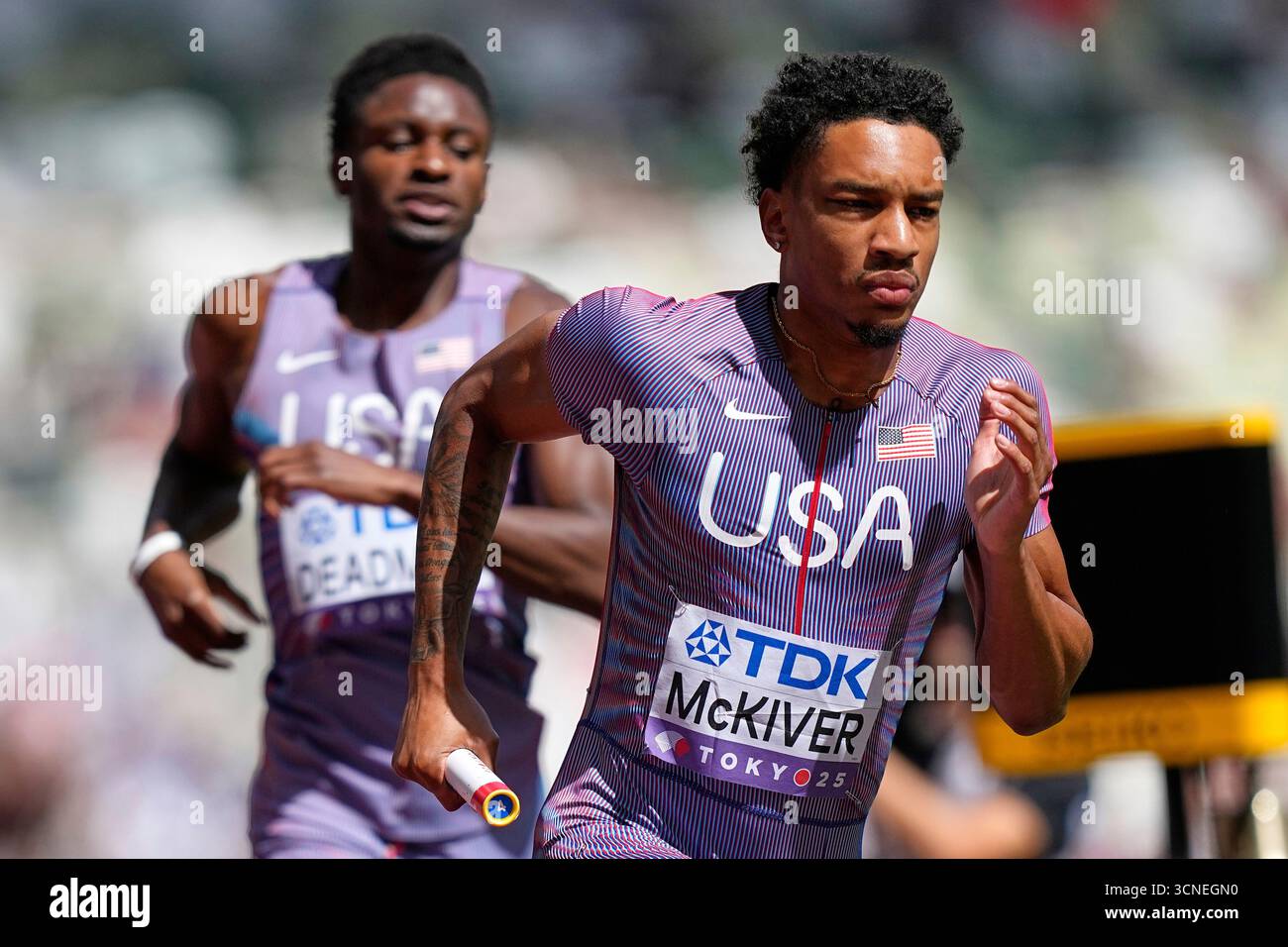 United States' Jenoah McKiver races the anchor leg in a run-off heat ...