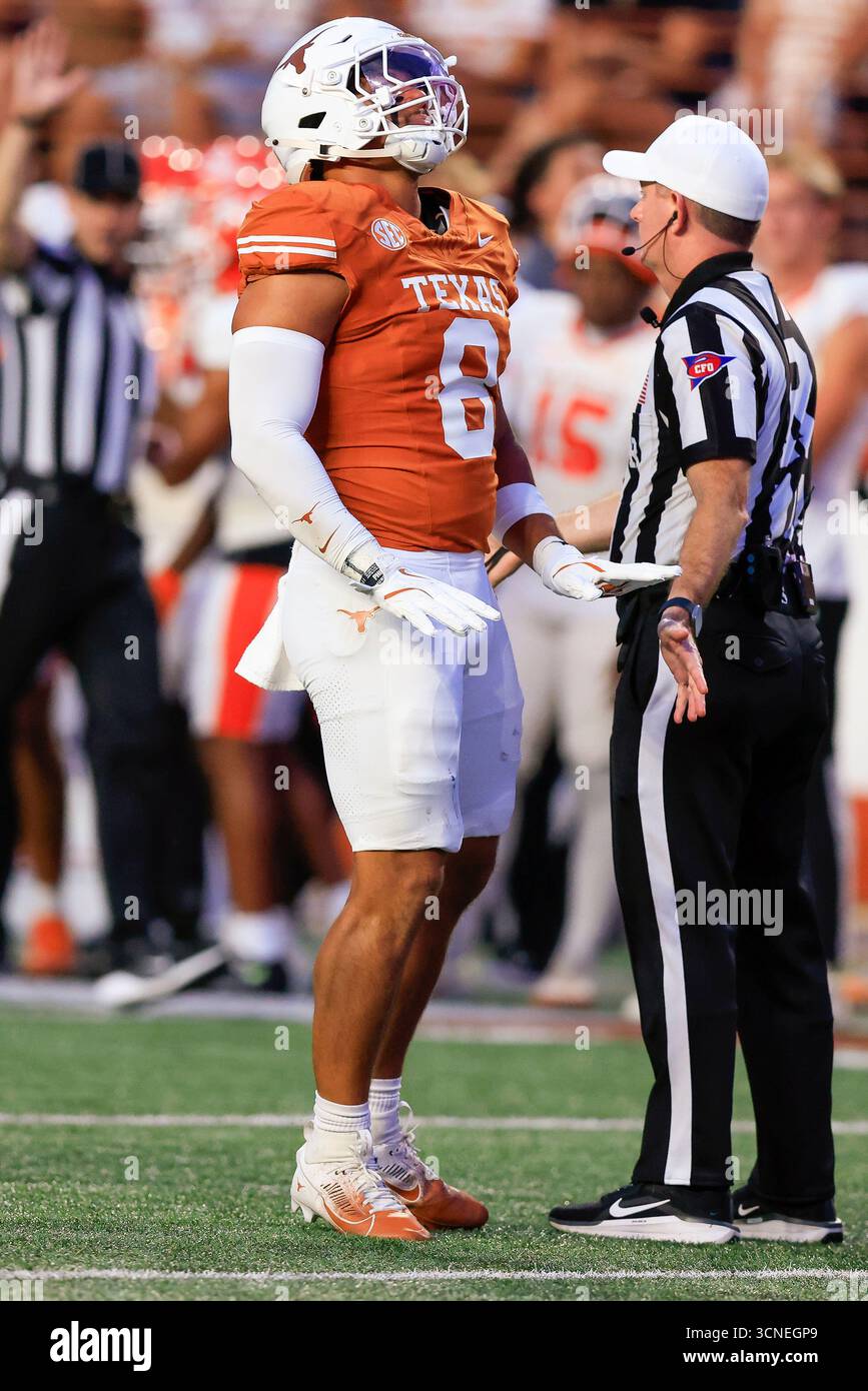 AUSTIN, TX - SEPTEMBER 20: Texas Longhorns linebacker Trey Moore (8 ...