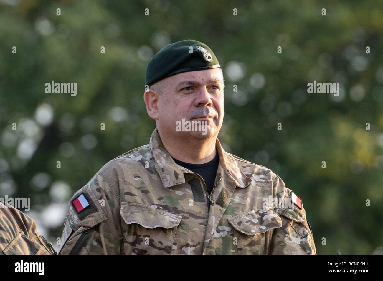Wieslaw Kukula (Chief of the General Staff of the Polish Army) looks at ...
