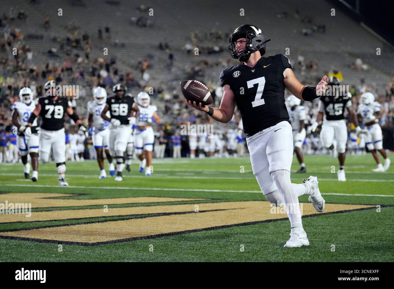 Vanderbilt quarterback Drew Dickey (7) scores a touchdown against ...