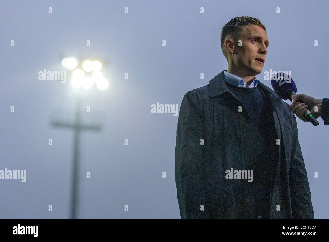 Sandefjord 20250920. Referee Mathias Støfringshaug after the elite ...