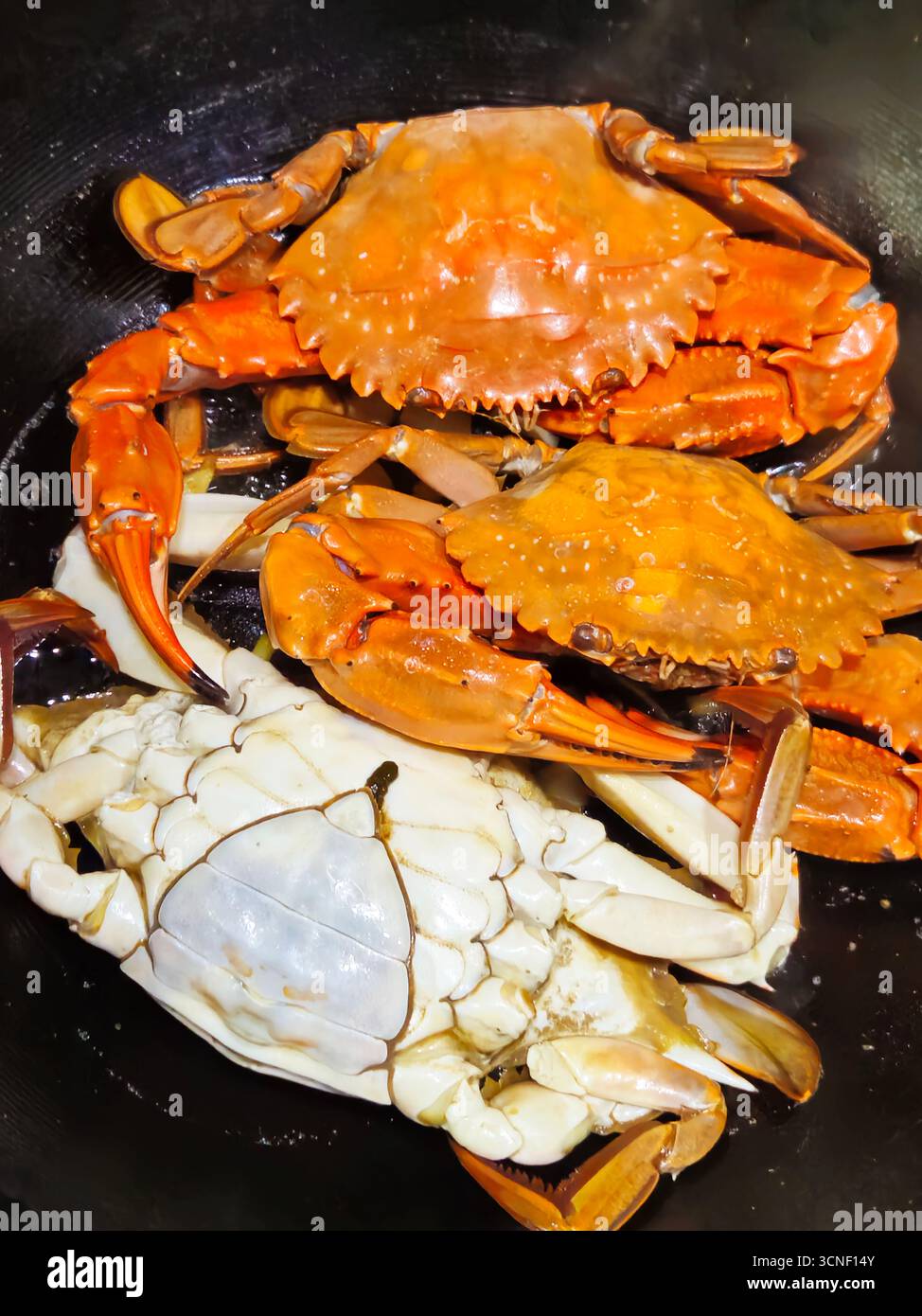 Steamed Portunus trituberculatus with Two Charybdis japonica in Wok ...
