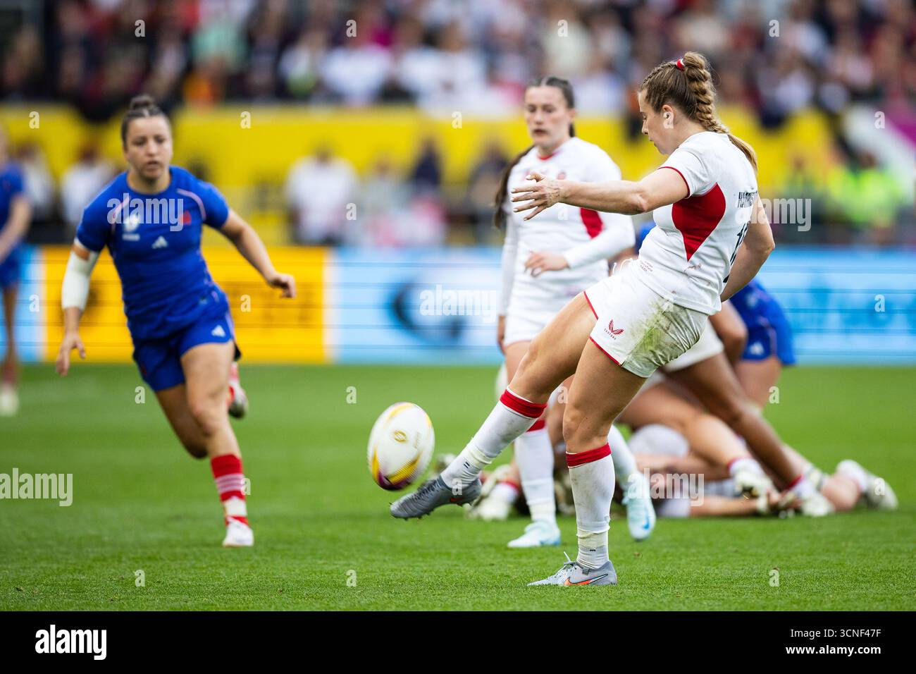 Zoe Harrison of England during the Women's Rugby World Cup 2025, Semi ...