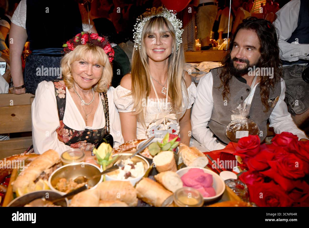 Heidi Klum mit Mann Tom Kaulitz und Mutter Erna - 190. Oktoberfest ...