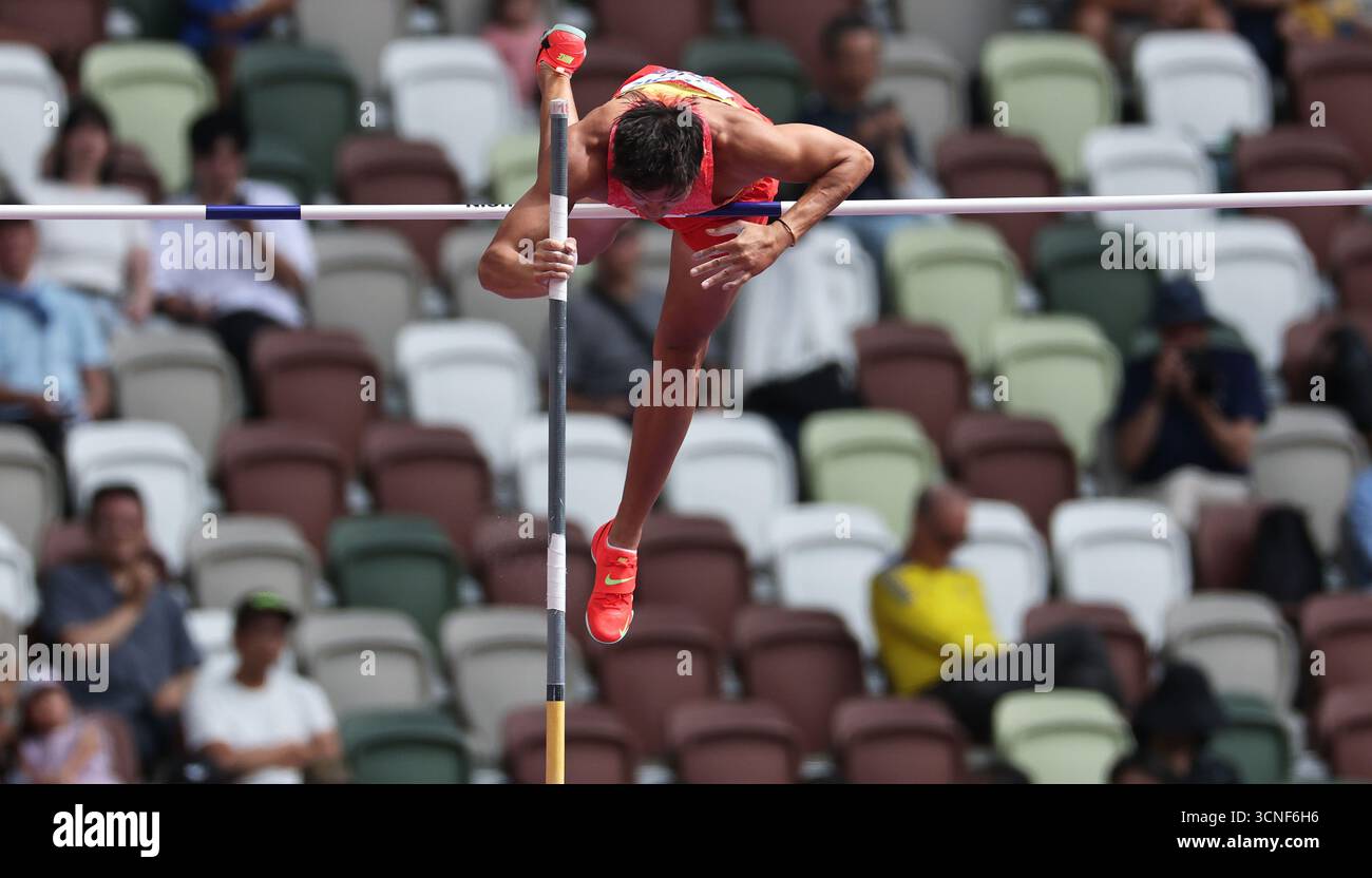 (250921) -- TOKYO, Sept. 21, 2025 (Xinhua) -- Fei Xiang of China ...