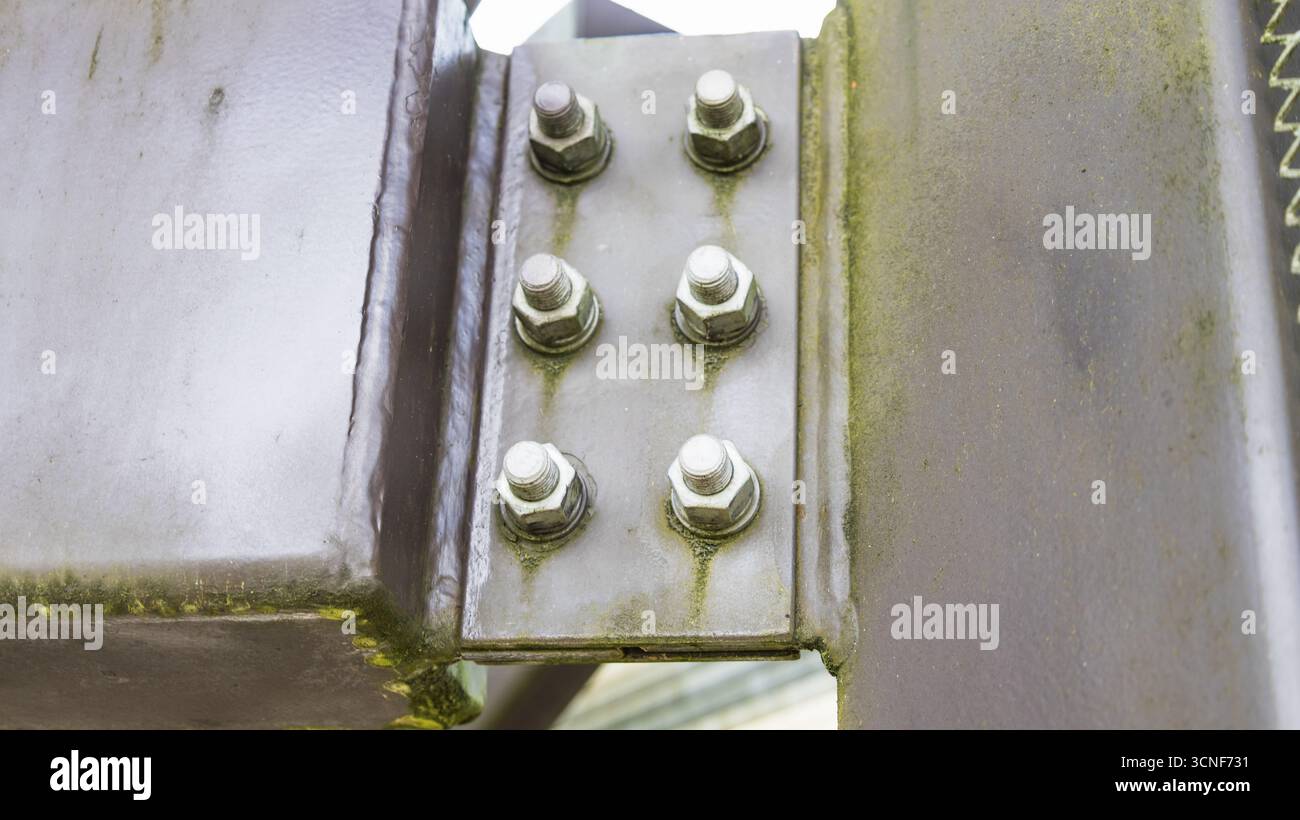 Gusset plate connection hi-res stock photography and images - Alamy