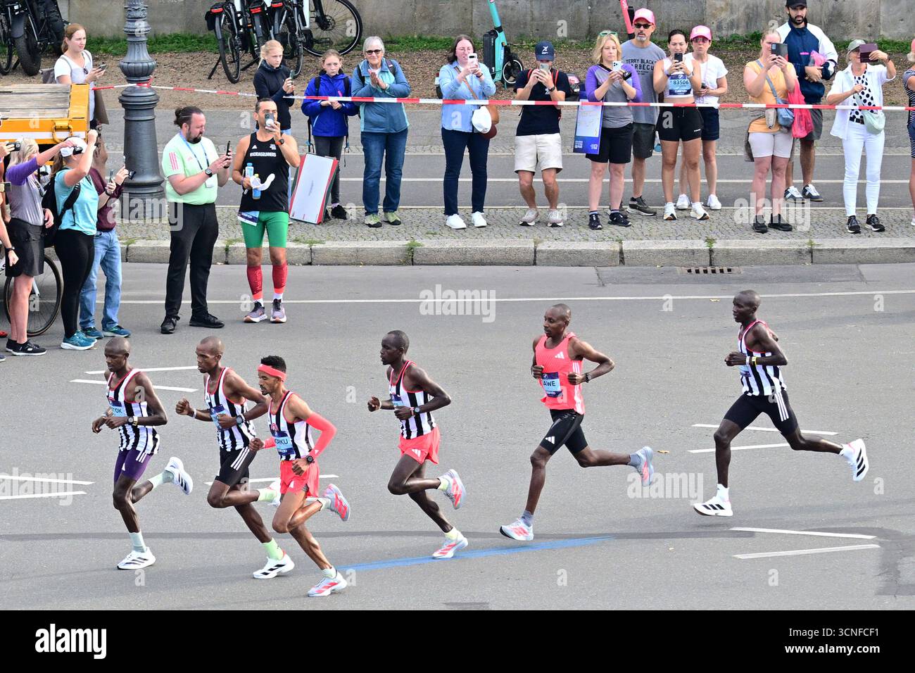 Marathon sabastian sawe hi-res stock photography and images - Alamy
