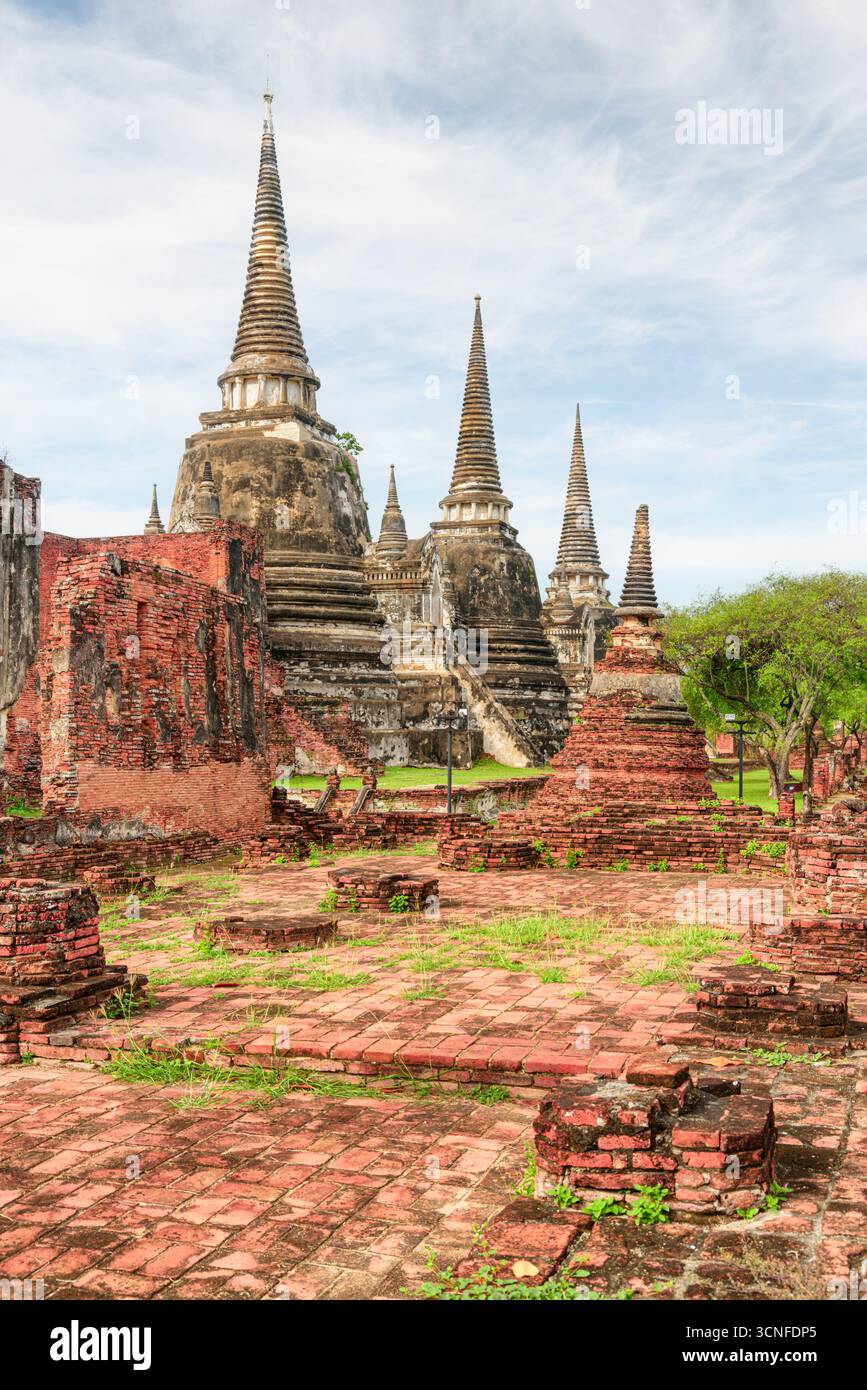 Scenic ruins of Wat Phra Si Sanphet in Ayutthaya, Thailand. Amazing ...