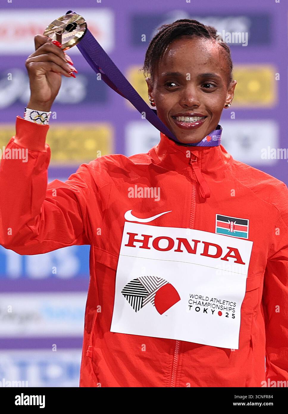 (250921) -- TOKYO, Sept. 21, 2025 (Xinhua) -- Gold meadlist Beatrice ...