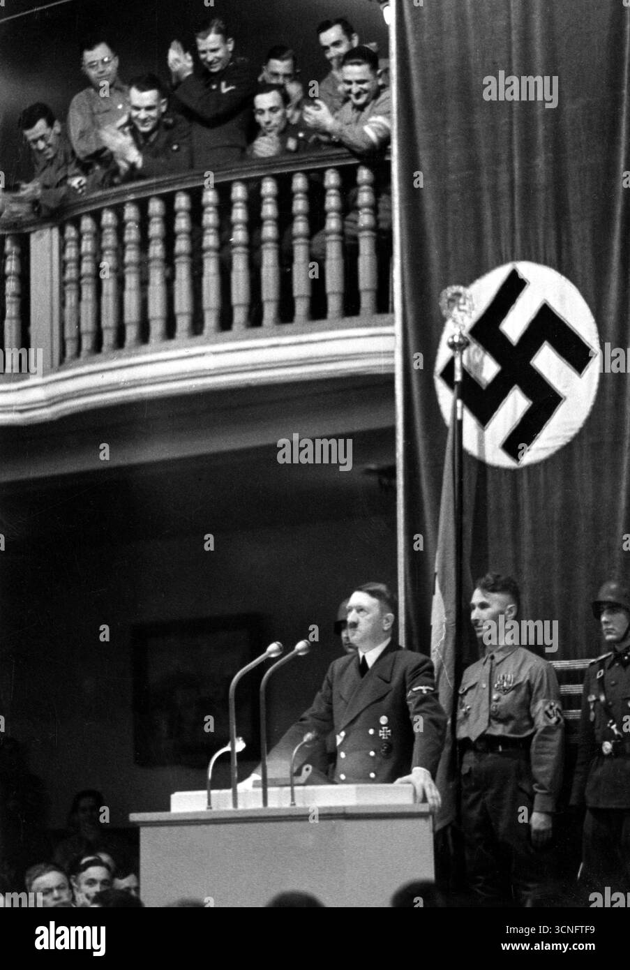 Man speech lectern Black and White Stock Photos & Images - Alamy